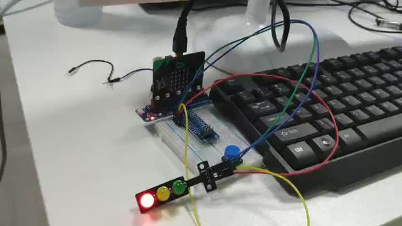 Mcri:bit——红绿灯原理