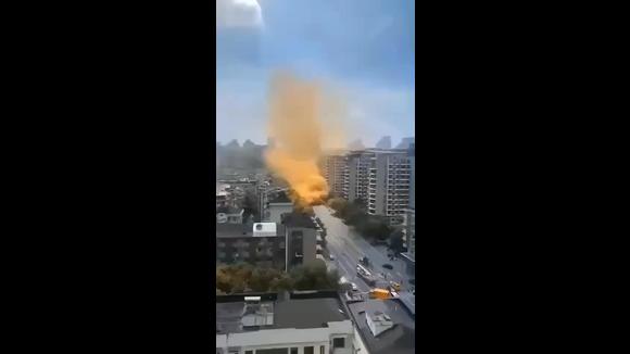 杭州路面塌陷,导致天然气泄漏,城市规划设计应该要学德国。