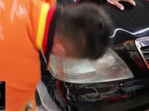 汽车大灯如何翻新