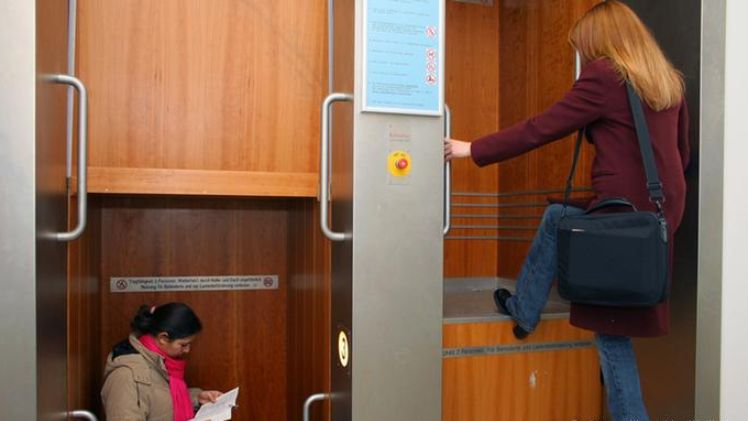 新型电梯,没有门,也没有楼层按钮,可以永远告别等电梯烦恼