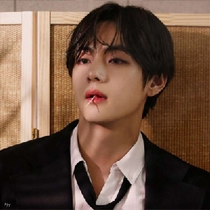 喜欢林娜琏女士的兔牙 