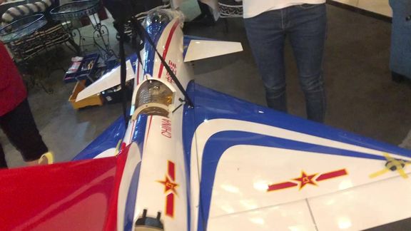 模型涡喷j10,25.52kg不含燃油。