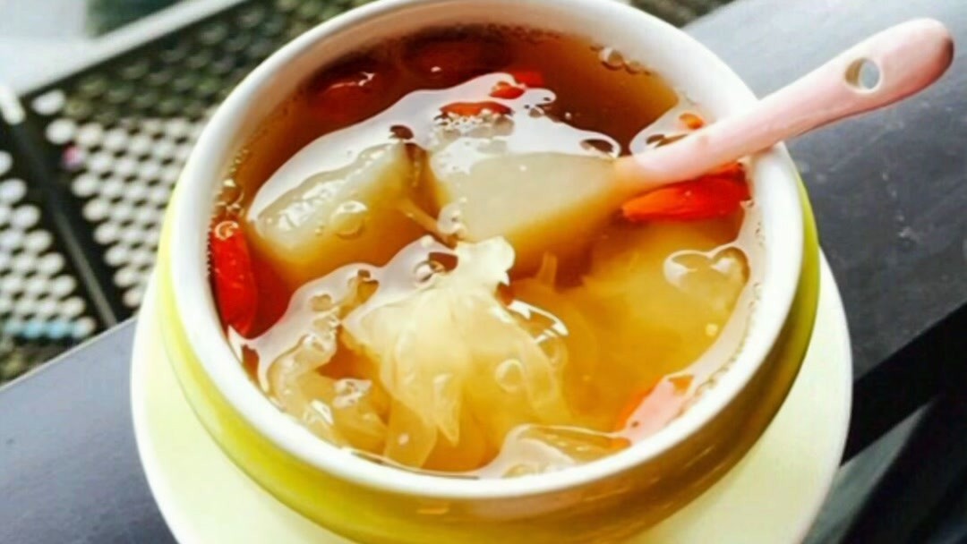 不一般的滋味,就是“冰糖雪梨”,清嗓润肺,化痰止咳