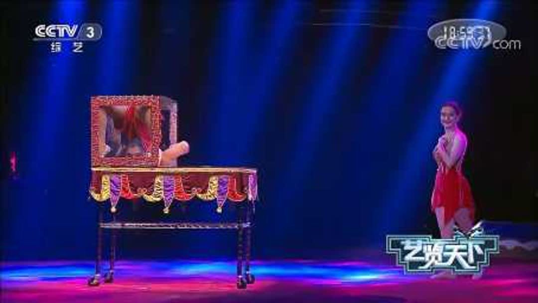 杂技达人精彩展示《柔术钻箱》,柔若无骨,软如无形|艺览天下