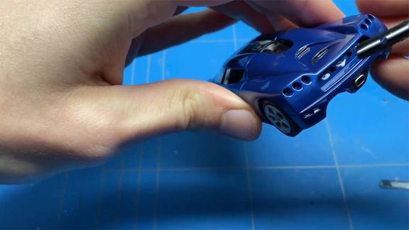 改造科尼赛克CC8S模型车,手工真好