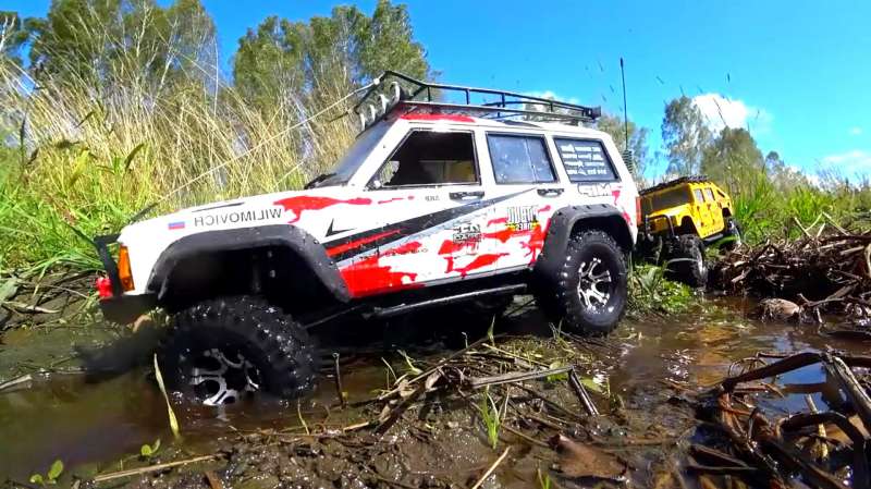 RC模型车玩越野,看得我肾上腺素都上来了!