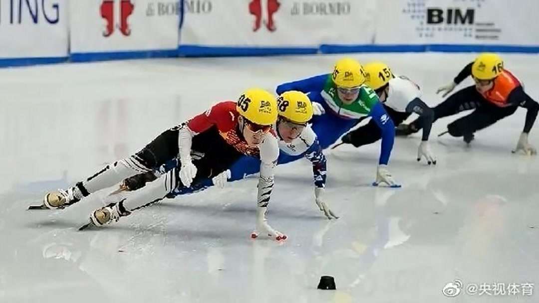 孙龙夺得短道速滑世界杯青年锦标赛1000米金牌