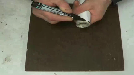 焊接了一个铁支架,电钻固定在上面,就变成了台钻