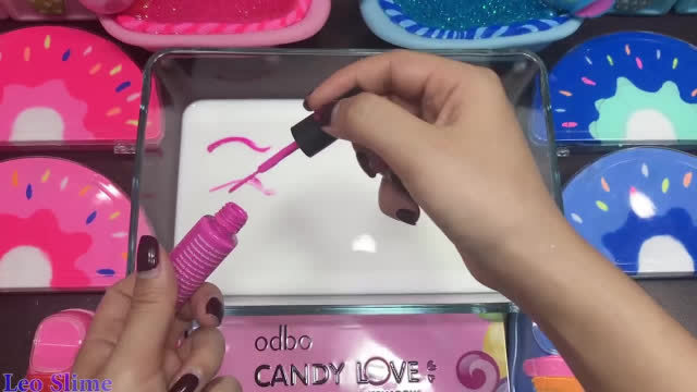 简单的起泡胶制作,材料丰富还好看,混合在一起捏着也很解压