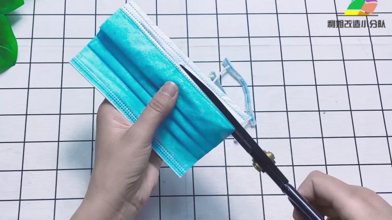 废旧口罩别扔,剪掉四周,简单手工DIY后,漂亮实用,环保省钱