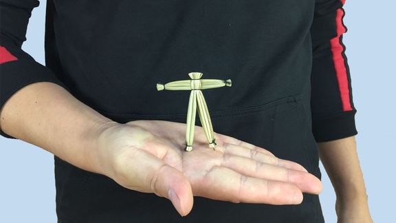 诡异的稻草人,为什么会自动的站立起来?揭秘后我服了