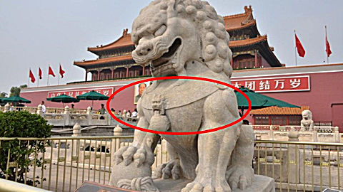 为什么天安门前面的石狮子,胸口都有一道伤痕?看完心情有点复杂