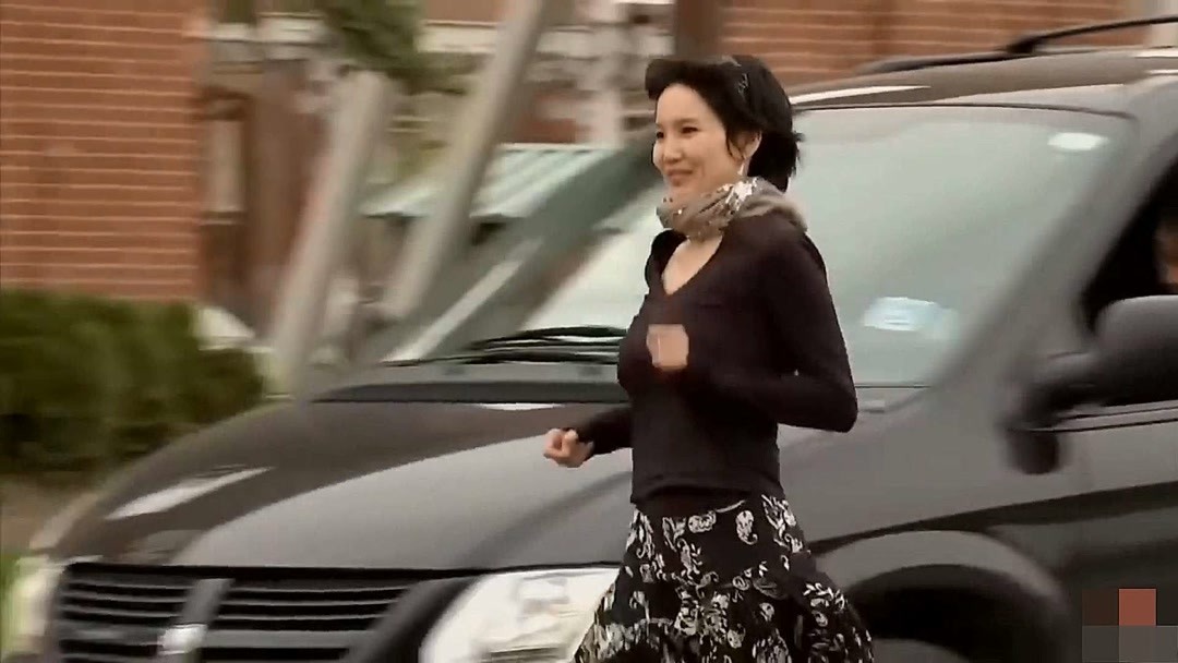 汽车在过起降杆的时候,出现自动升降的奇葩现象,让车主欲哭无泪