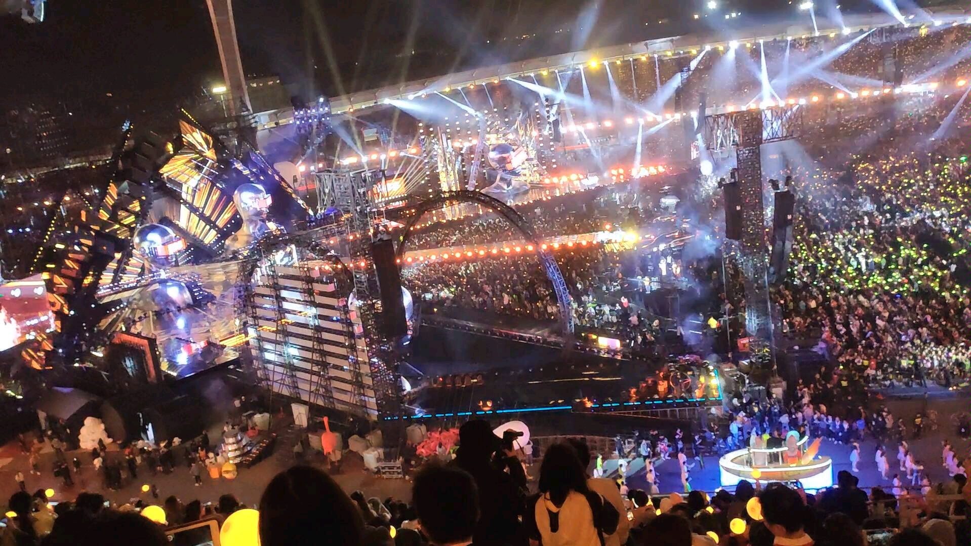 在湖南卫视跨年现场倒计时是什么感受?