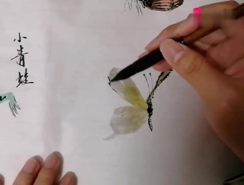 国画写意“蝴蝶”精致技法教学,用笔细腻严谨,看一遍准爱了!