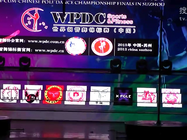 4[50岁也能当女神性感美女钢管舞培训 夜店美女钢管舞视频瘦身