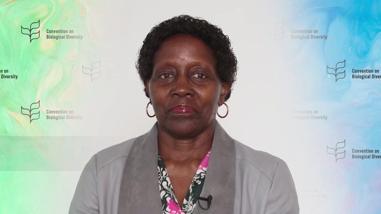 《生物多样性公约》秘书处执行秘书伊丽莎白·穆雷玛为2022年国际...