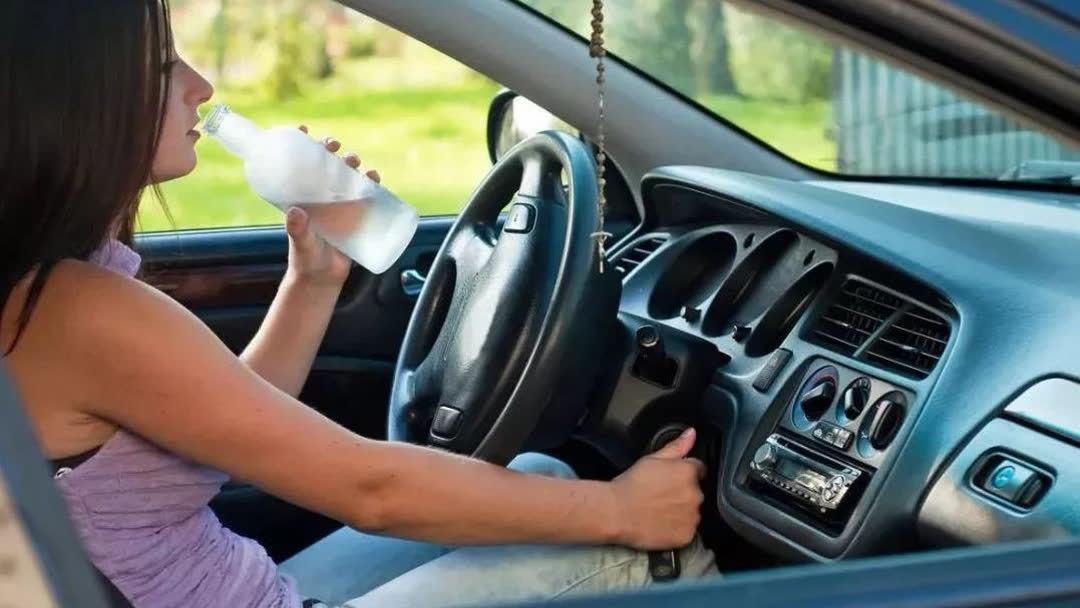 新手司机开车上路,记住这几点,慢慢地消除紧张情绪