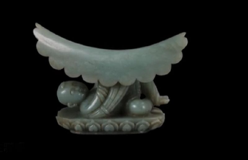 大叔带用了十几年的玉枕鉴定,称汉代君王防腐之物,专家瞬间变脸