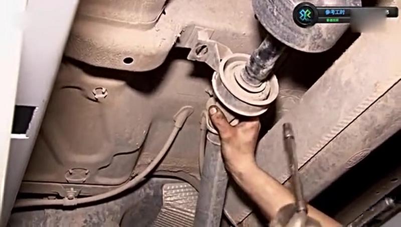 路虎神行者2更换传动轴轴承「高清版」