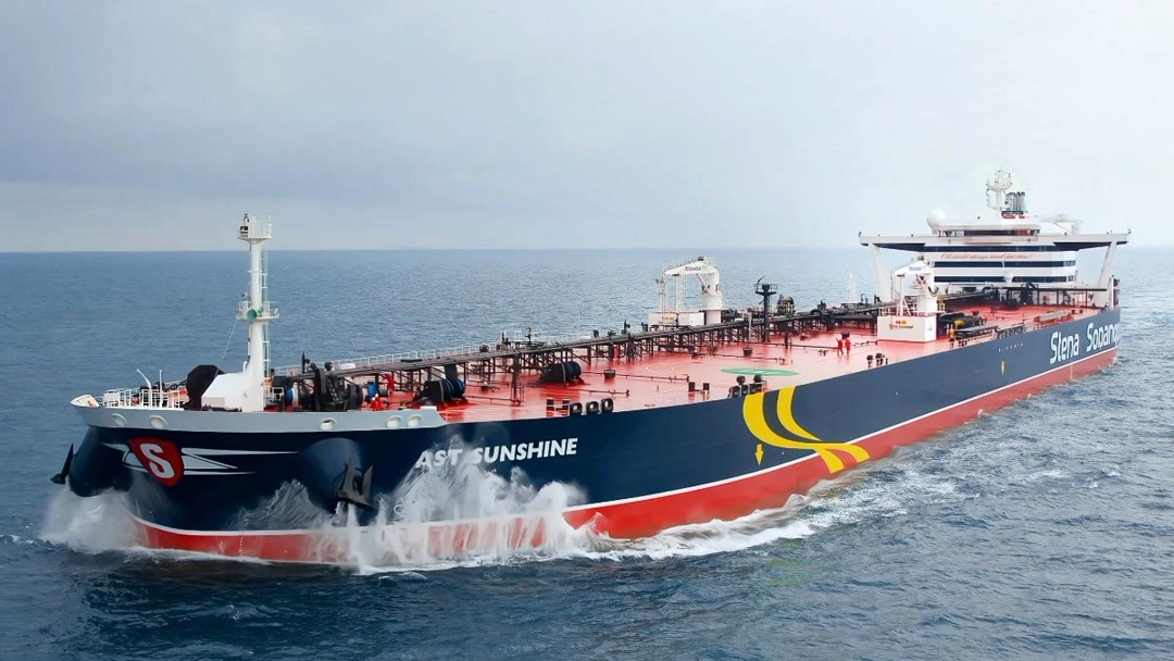 毫不示弱 5艘伊朗快艇强行扣押英国油轮 英舰试图阻止但遭失败