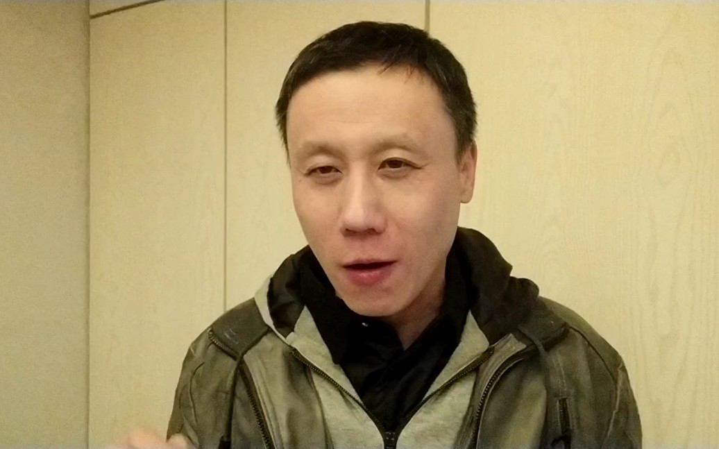 对很多银行,春节是好机会,让很多孩子帮老人安装手机银行APP