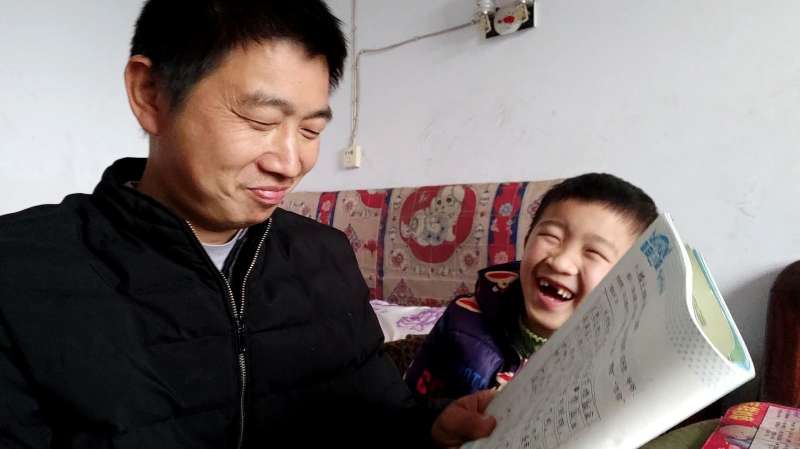 三年级儿子写作文《我的妈妈》,宝爸念儿子笑,这儿子太有才了