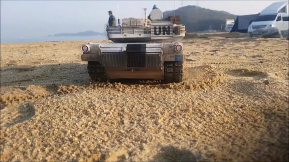 遥控坦克模型 M1A2 海边沙滩