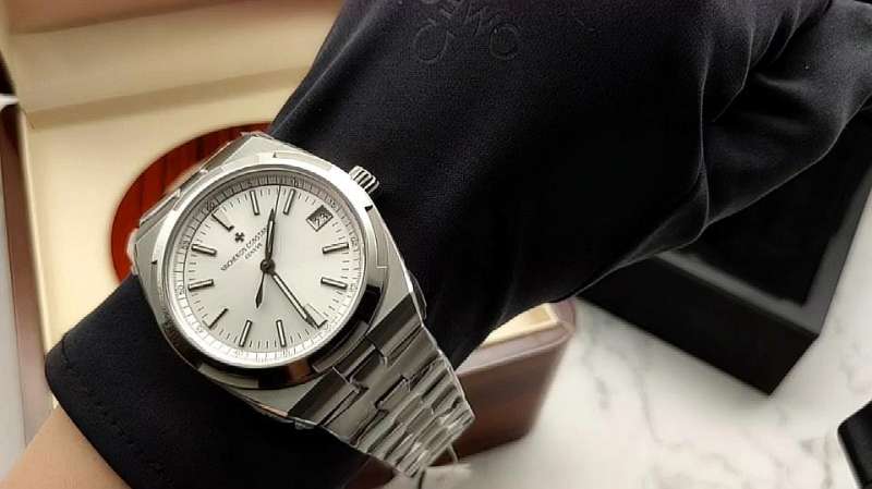 试戴感想:上手江诗丹顿纵横四海白面钢带腕表,来展示一波质感美