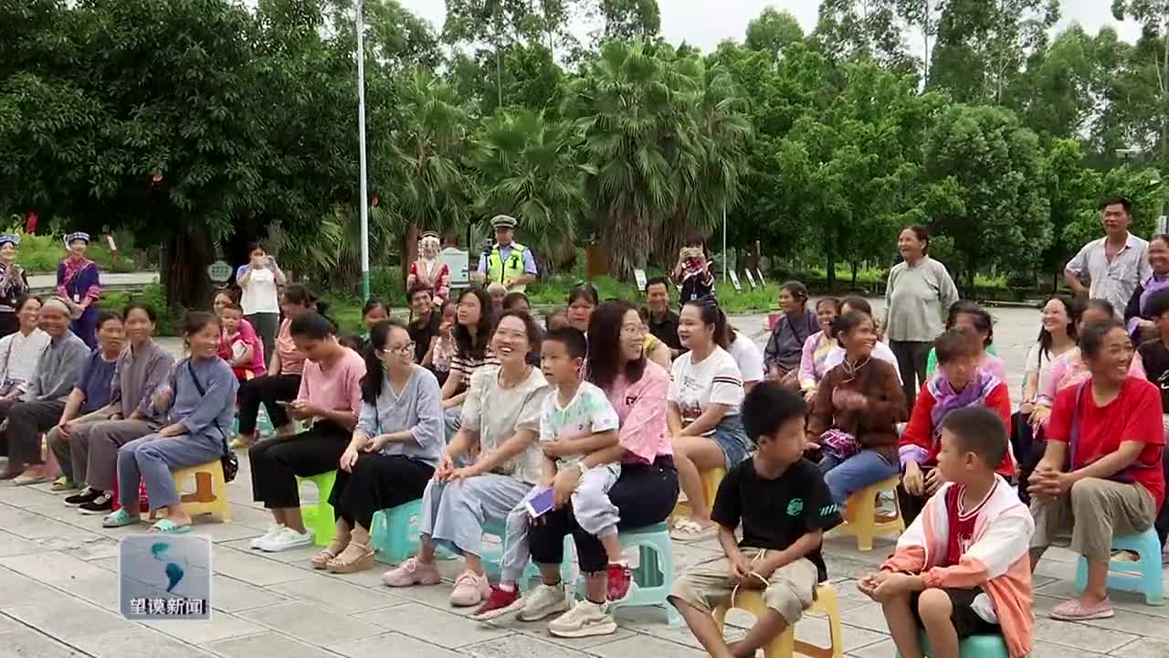 【安全生产“打非治违”专项行动】县公安局交警大队开展大宣传大...