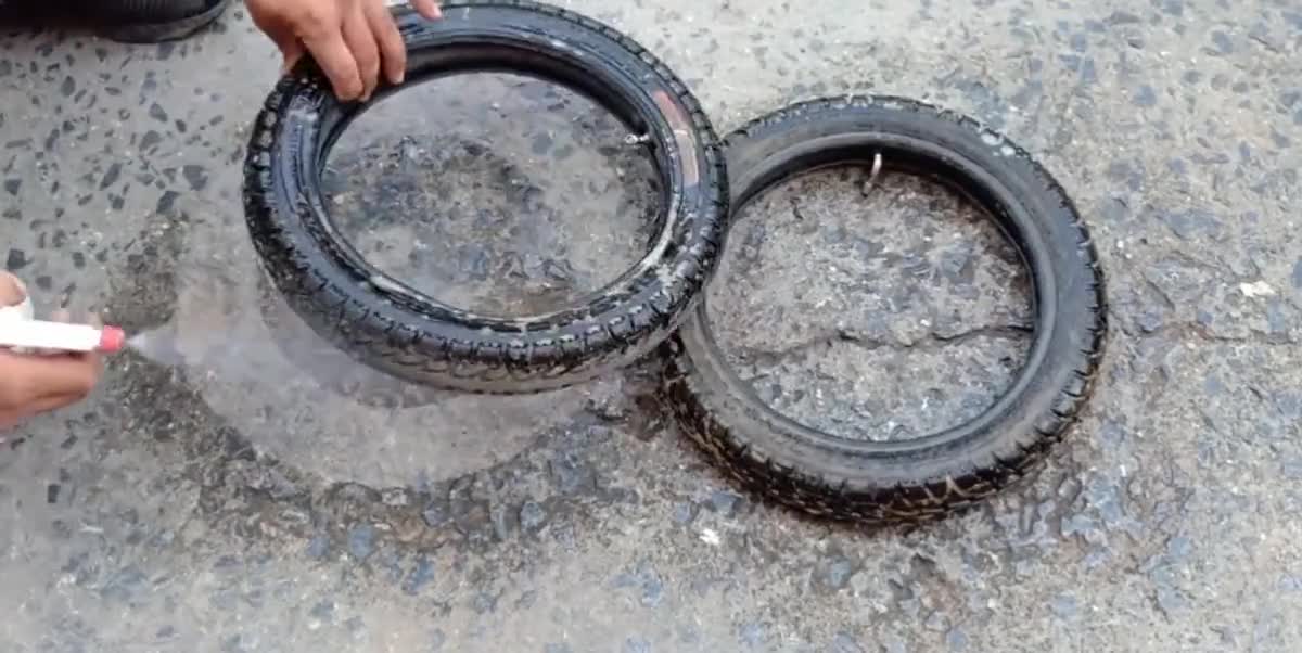 看牛人如何翻新电动车轮胎,这回知道二手车市场的水有多深了吧!