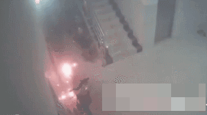 电动车室内充电自燃:从冒烟到着火爆炸仅几秒钟