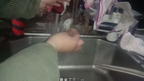 实验系列:气球爆炸的精彩瞬间!+实验过程:)(非常推荐)