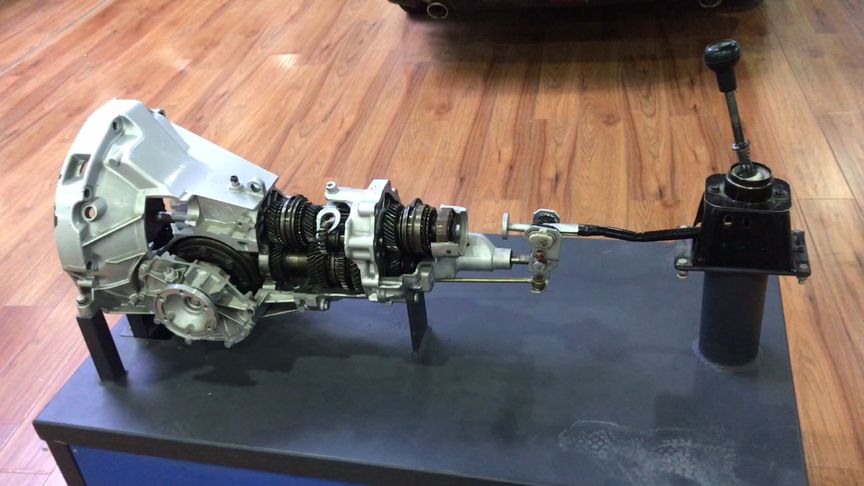 手动变速箱内部结构及工作原理