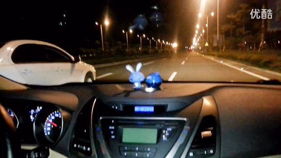 现代朗动单挑三菱翼神,这棒子车也太肉了吧