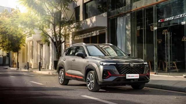 长安CS35跻身小型SUV排行榜前十,热度不减