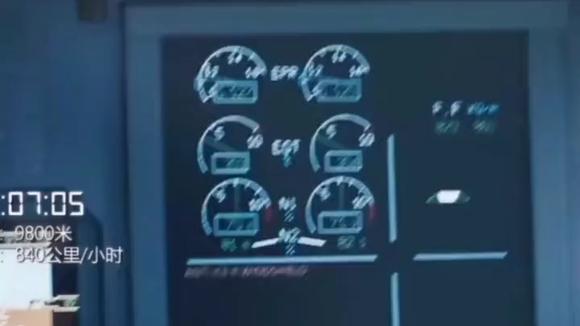 《中国机长》还原真实的航空事件,剧情吸引人,惊险又温暖