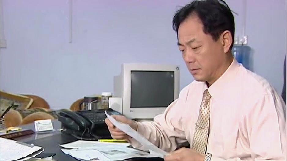 校长办公室出事,书信竟会自己飞,乐乐却在门口偷看!