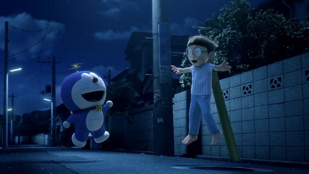 哆啦A梦给大雄带上竹蜻蜓,他竟然会飞了,开心的在天上转圈!