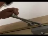 闭门器安装说明