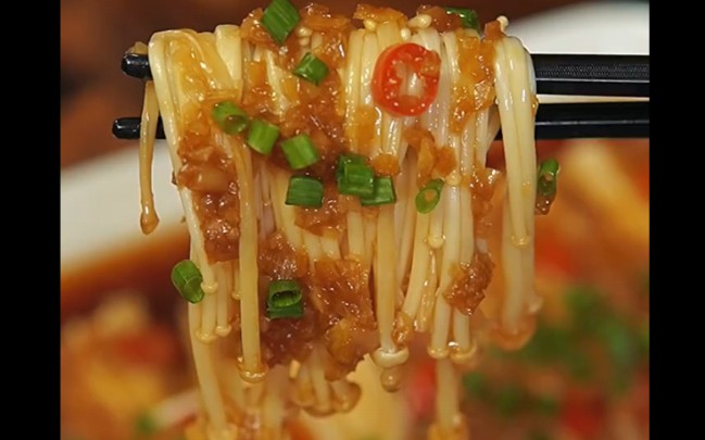 蒜蓉金针菇,做法简单又好吃。