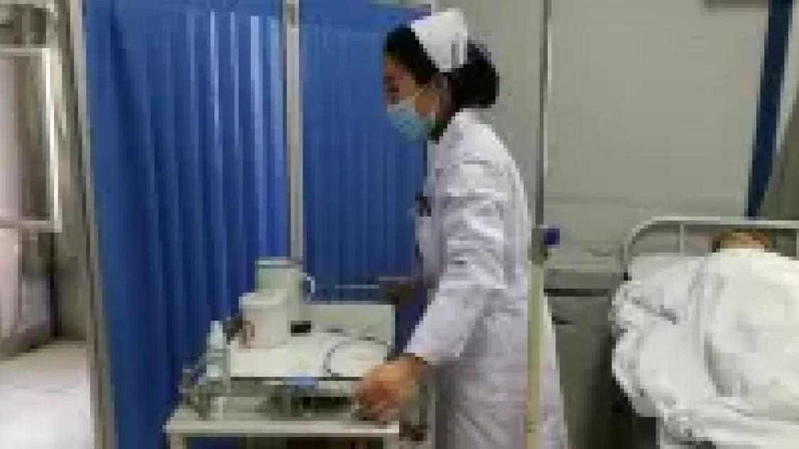 大量不保留灌肠法灌肠