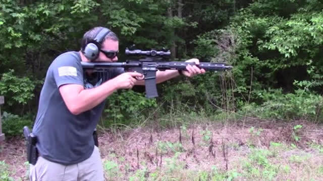 步枪户外打靶测试,有了瞄准镜枪法一定很准吧