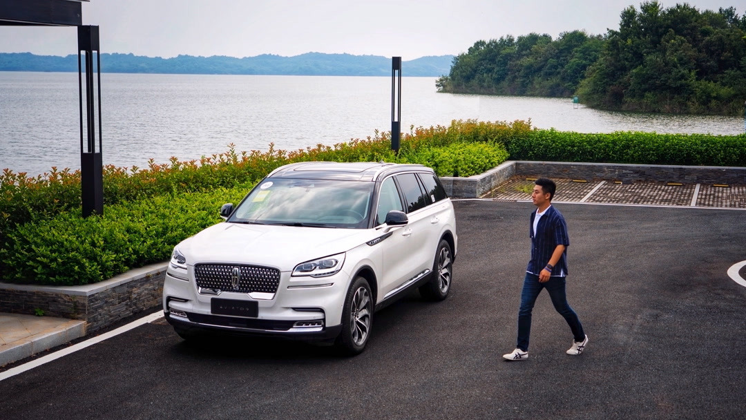 抢先试驾国产林肯飞行家,尺寸超奥迪Q7,全系3.0T六缸【观冬煮】