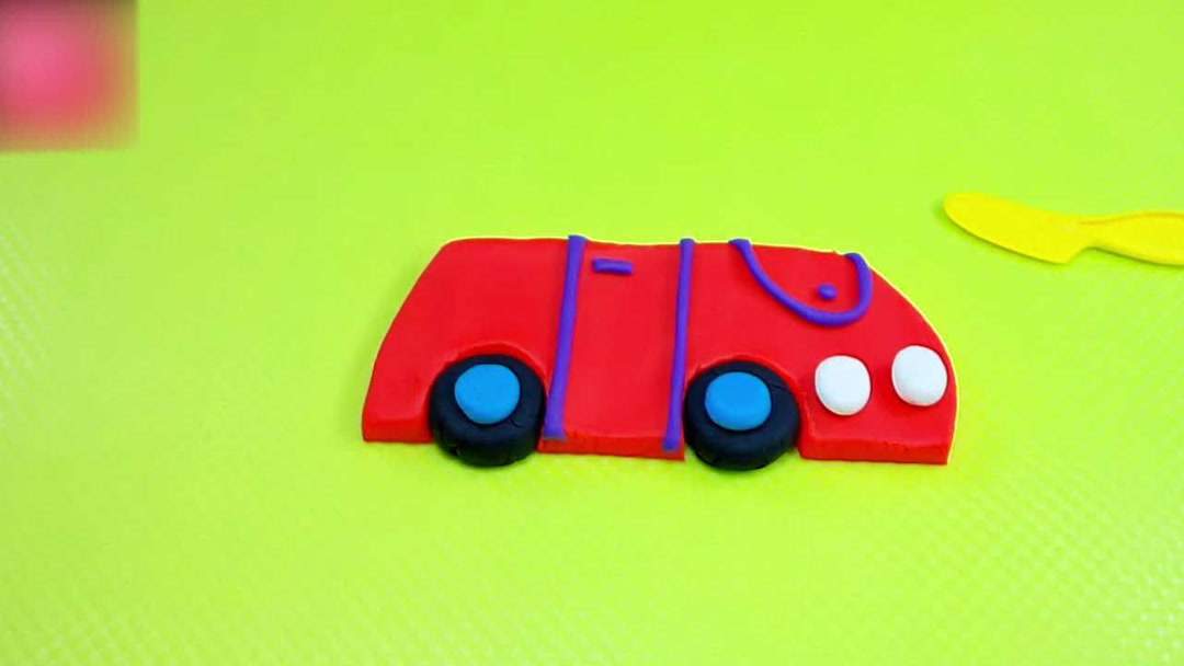 你会用橡皮泥捏小汽车吗?快来看吧,我们一起学习!