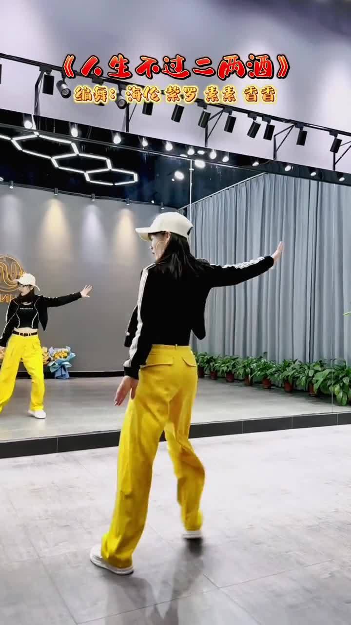 一个作品从选歌到编排到录制是真的不容易,真心感谢我的姐妹