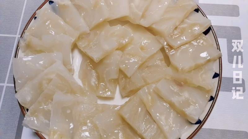 1斤猪皮4斤水,熬出来一锅猪皮冻,吃起来q弹太过瘾了!