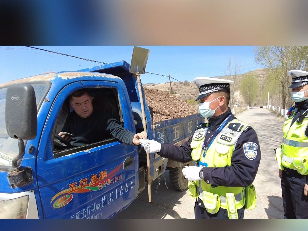 全省道路交通安全“冬季攻势”行动进行中