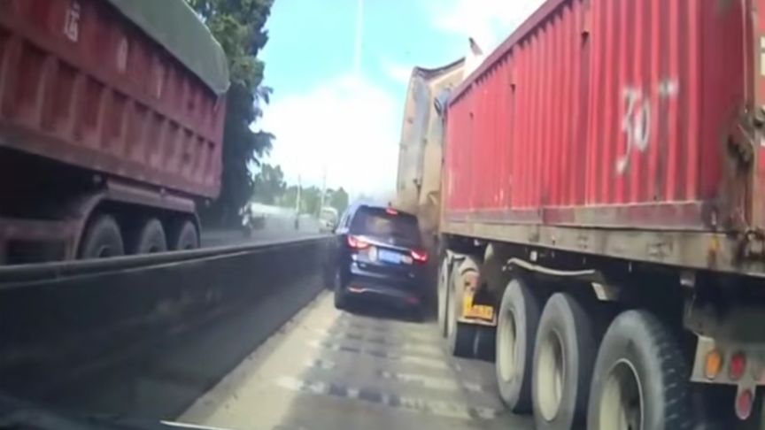 又是行车视频记录仪。行车千万条,安全回家第一条。