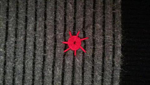 手工缝修补衣服孔洞、破洞, 简单很实用, 尴尬变亮点